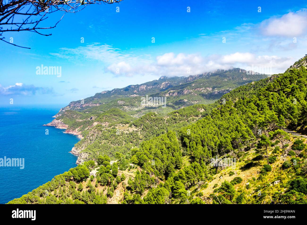 Steep cost seen from Mirador de Ricardo Roca in northerly direction ...