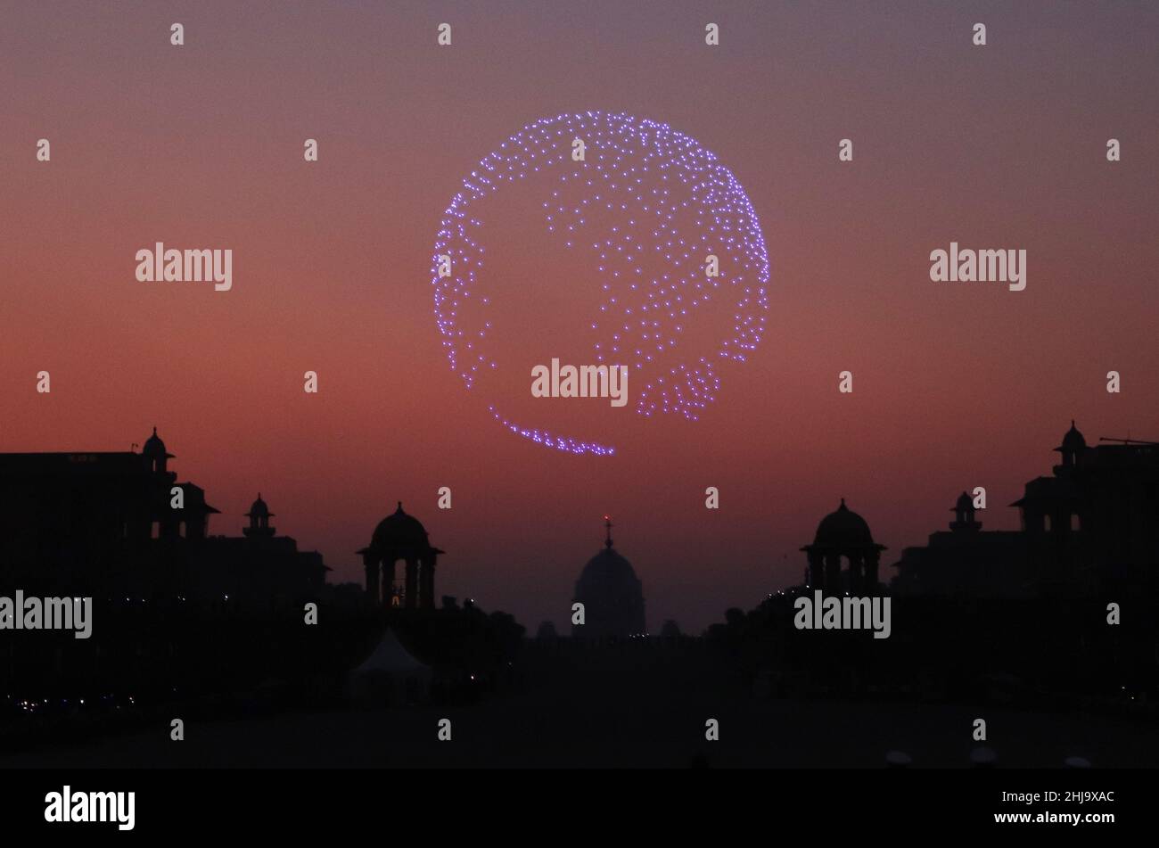 1000 Drones showcase laser projection map, fly over the Presidential ...