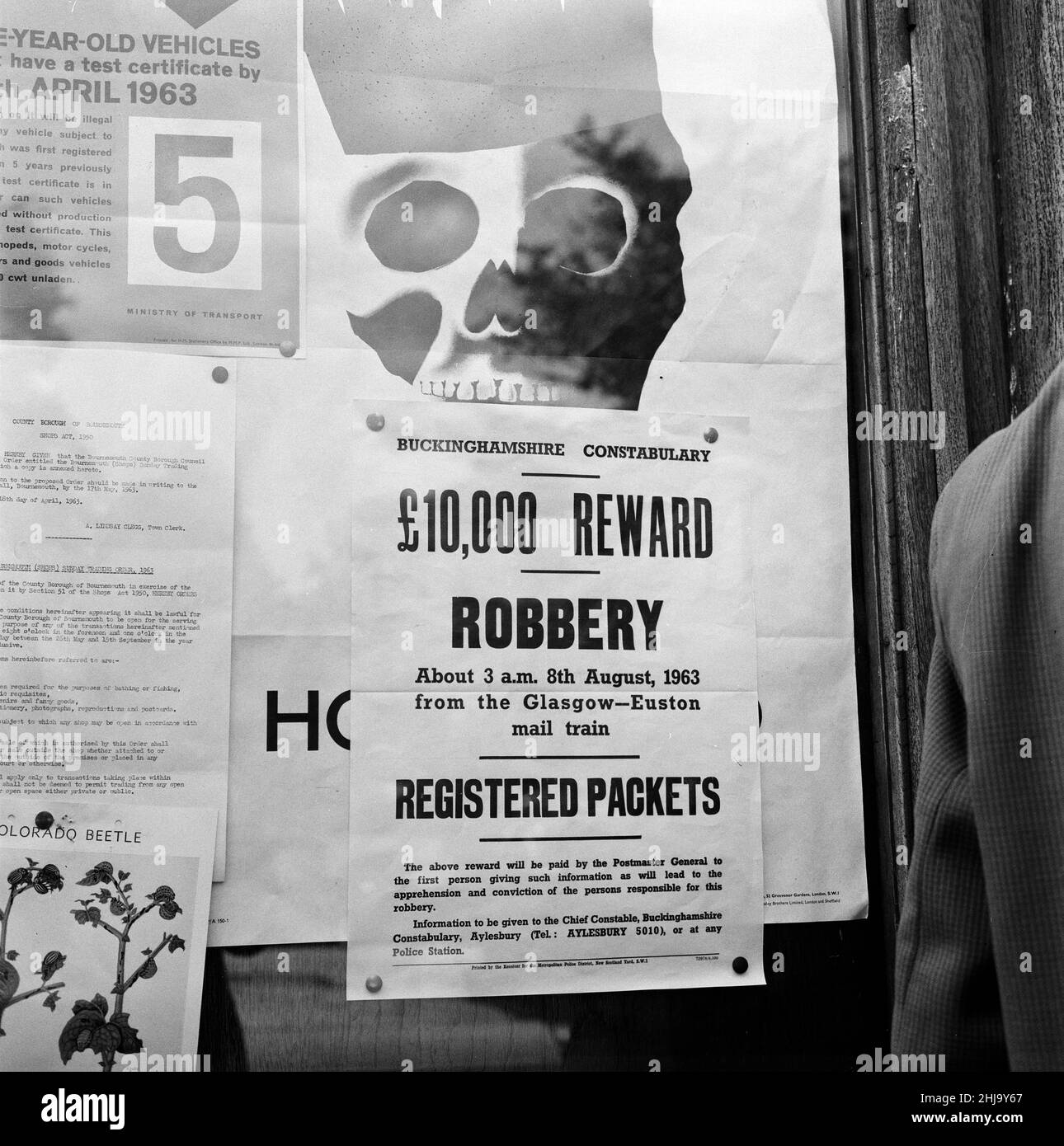 The first great train robbery poster hi-res stock photography and ...