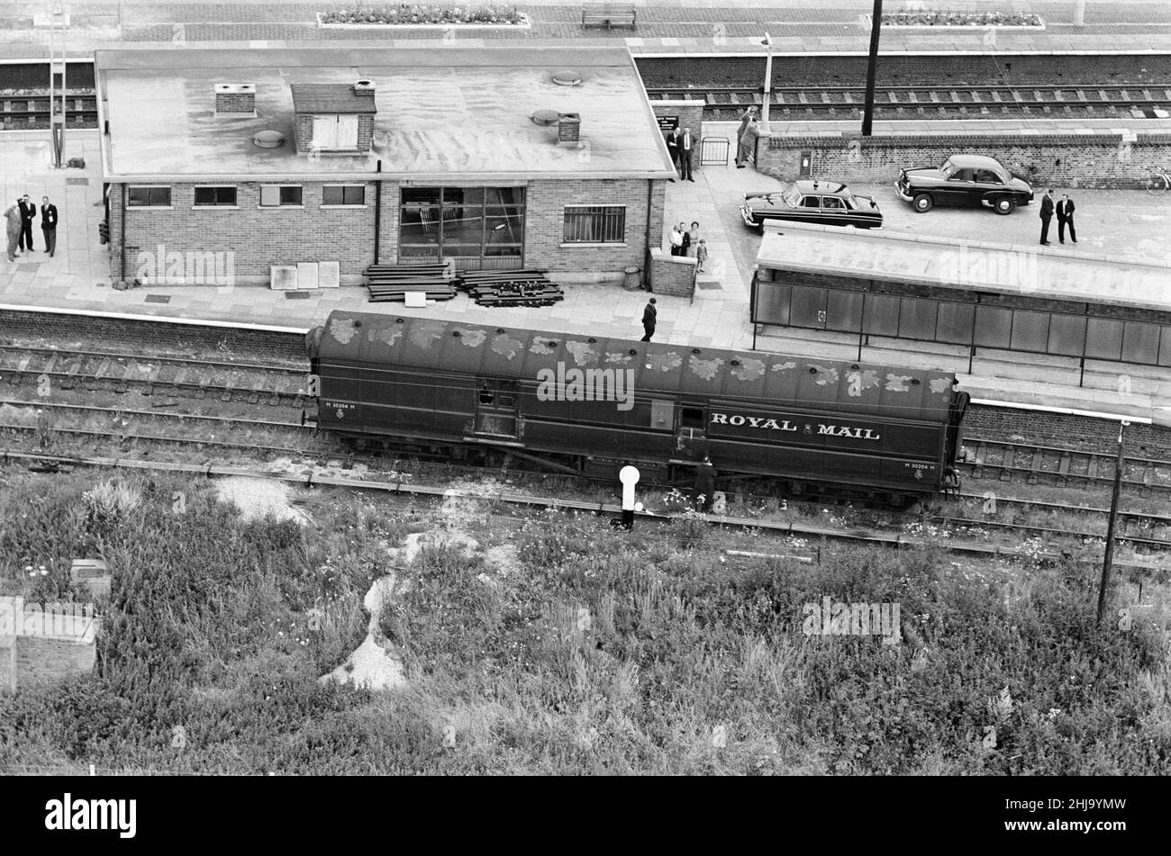 1963 Great Train Robbery was the robbery of ¿.6 million from a Royal ...