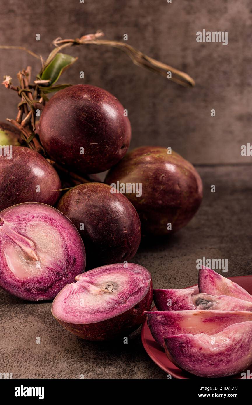 Caimito fruit hi-res stock photography and images - Alamy