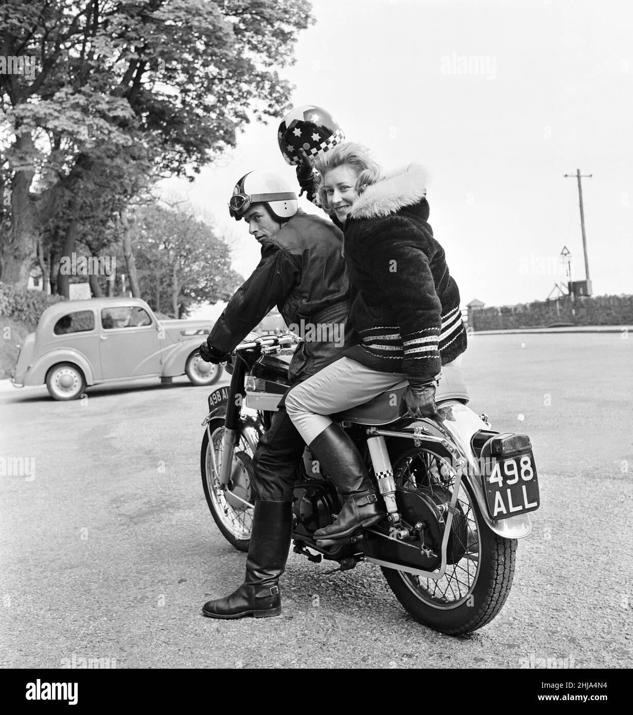 Beryl Swain, motorcycle road racer and the first woman to compete solo ...