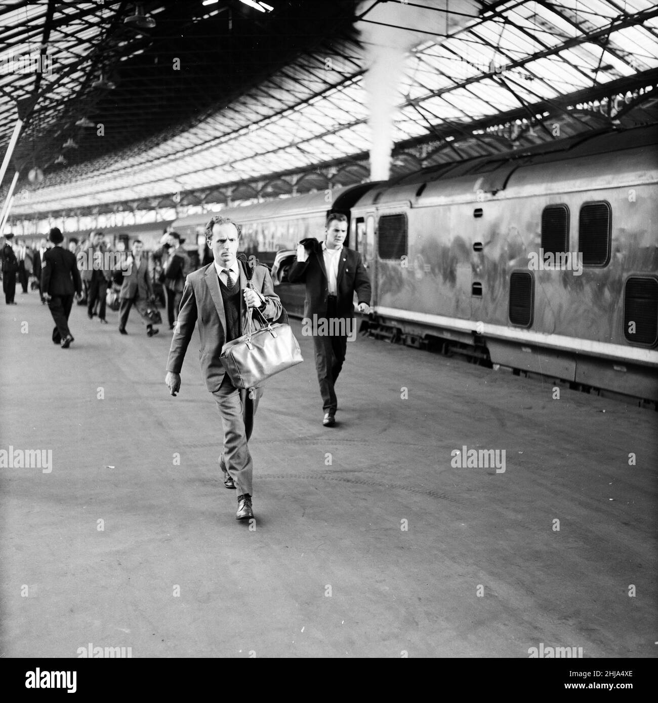 Euston station 1960s Black and White Stock Photos & Images - Alamy
