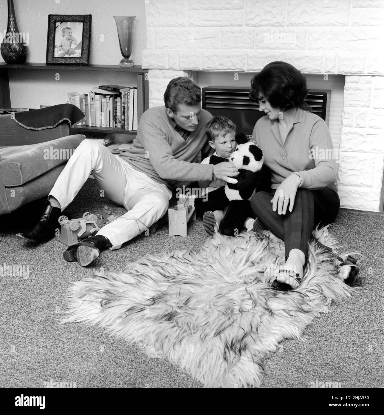 Actor Johnny Briggs at home with his wife Caroline and children Mark ...