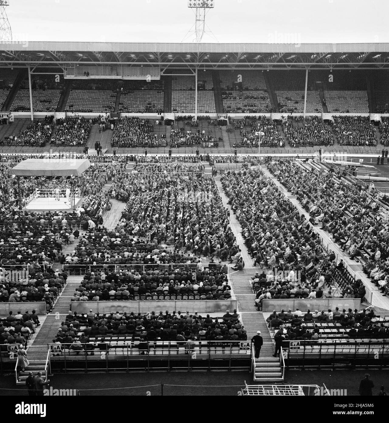 1963 wembley Black and White Stock Photos & Images - Alamy