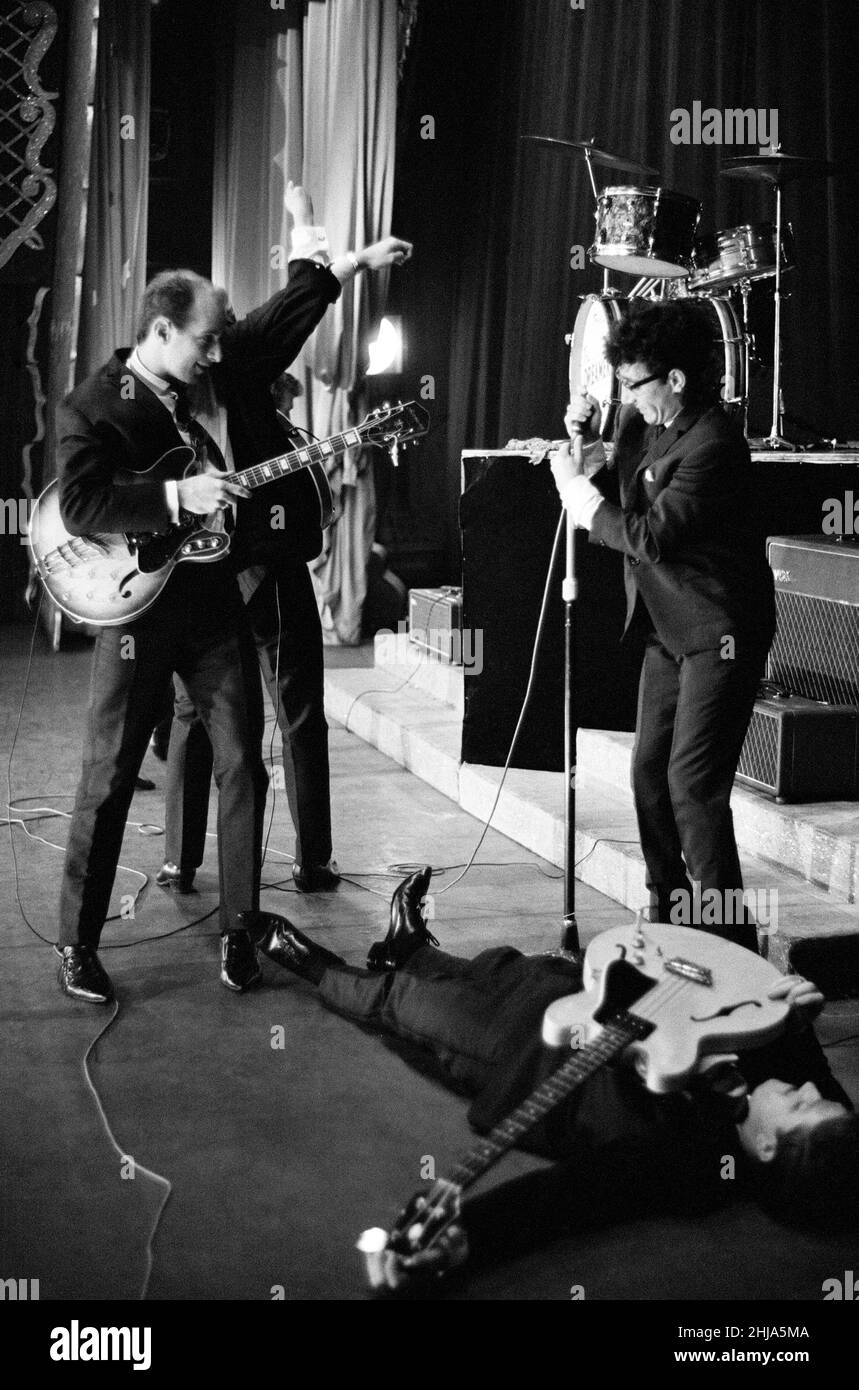 Of pop group freddie and the dreamers hi-res stock photography and ...