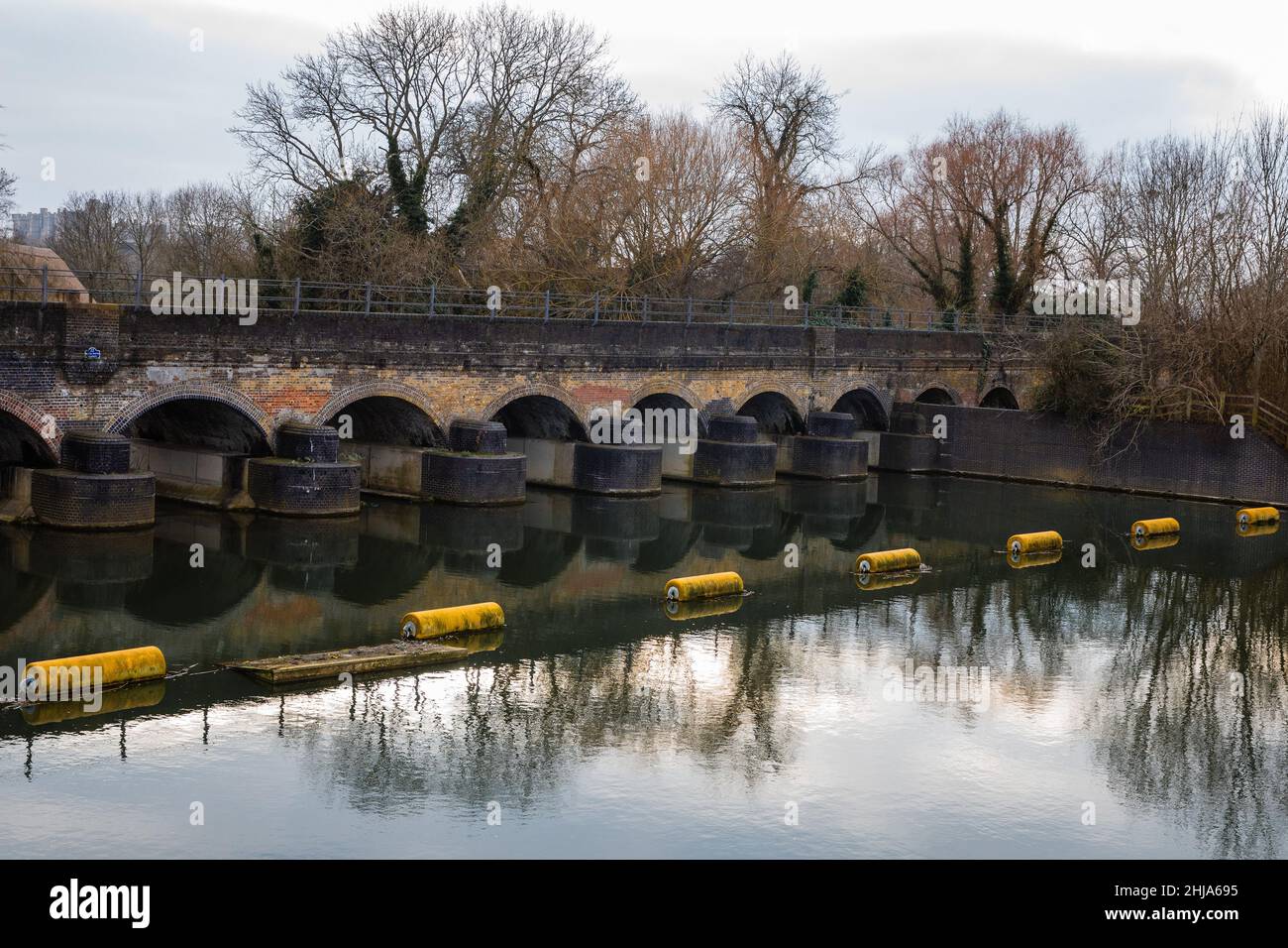 Windsor railway viaduct hi-res stock photography and images - Alamy