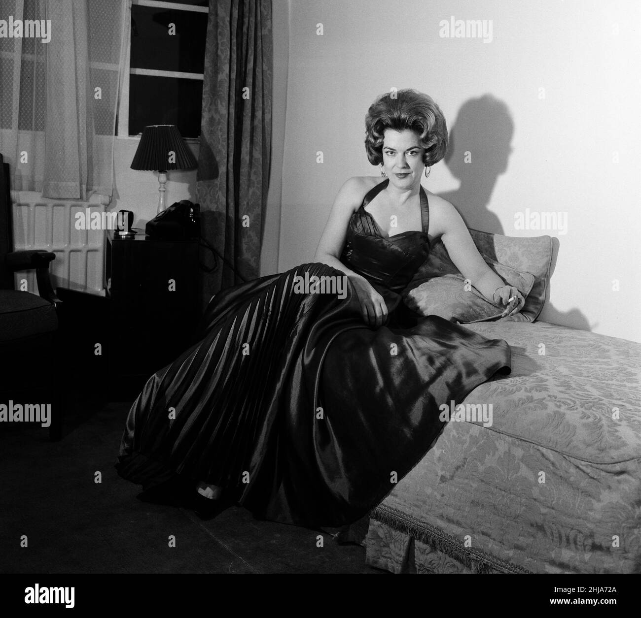 Avis Scott, ex-BBC TV Announcer, who was sacked for being 'too ...