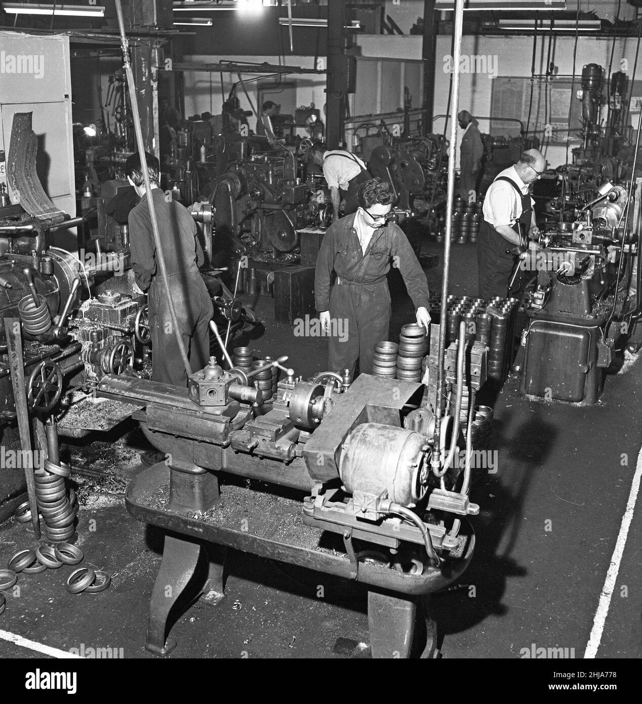 Mass production in the machine shop of small components for the mining ...