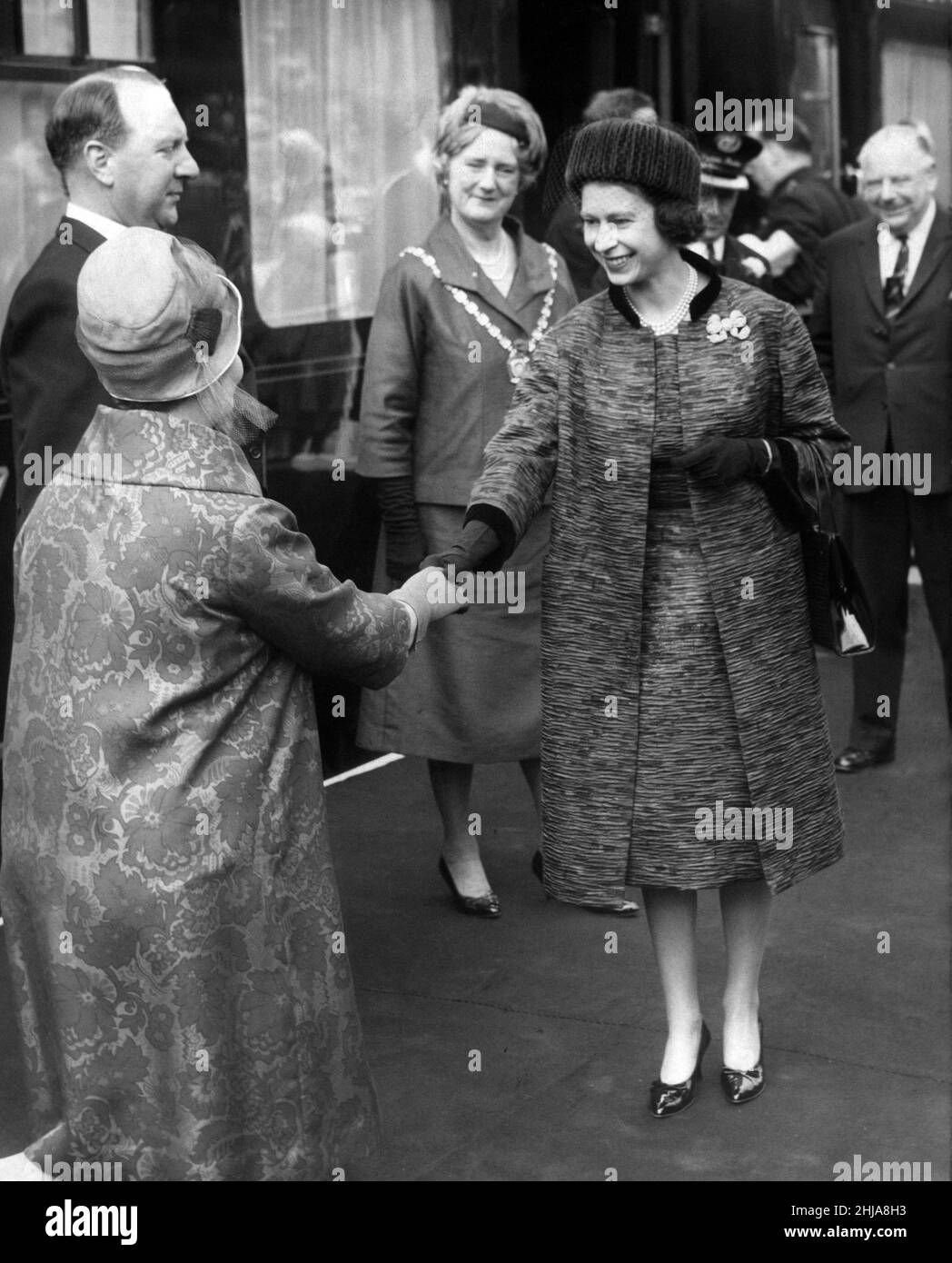 Queen elizabeth queen 1962 hi-res stock photography and images - Alamy