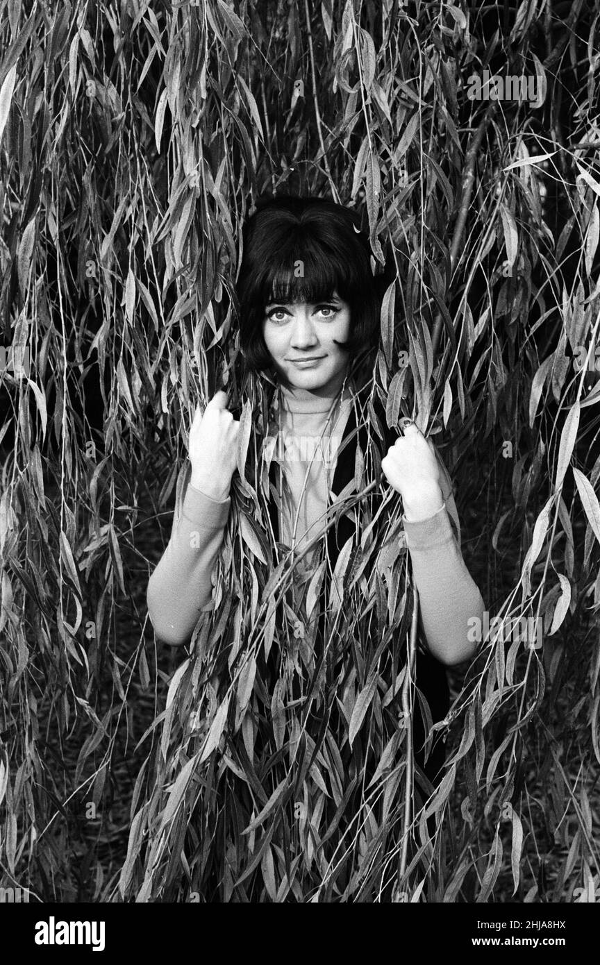 Elstree studios 1960s hi-res stock photography and images - Alamy