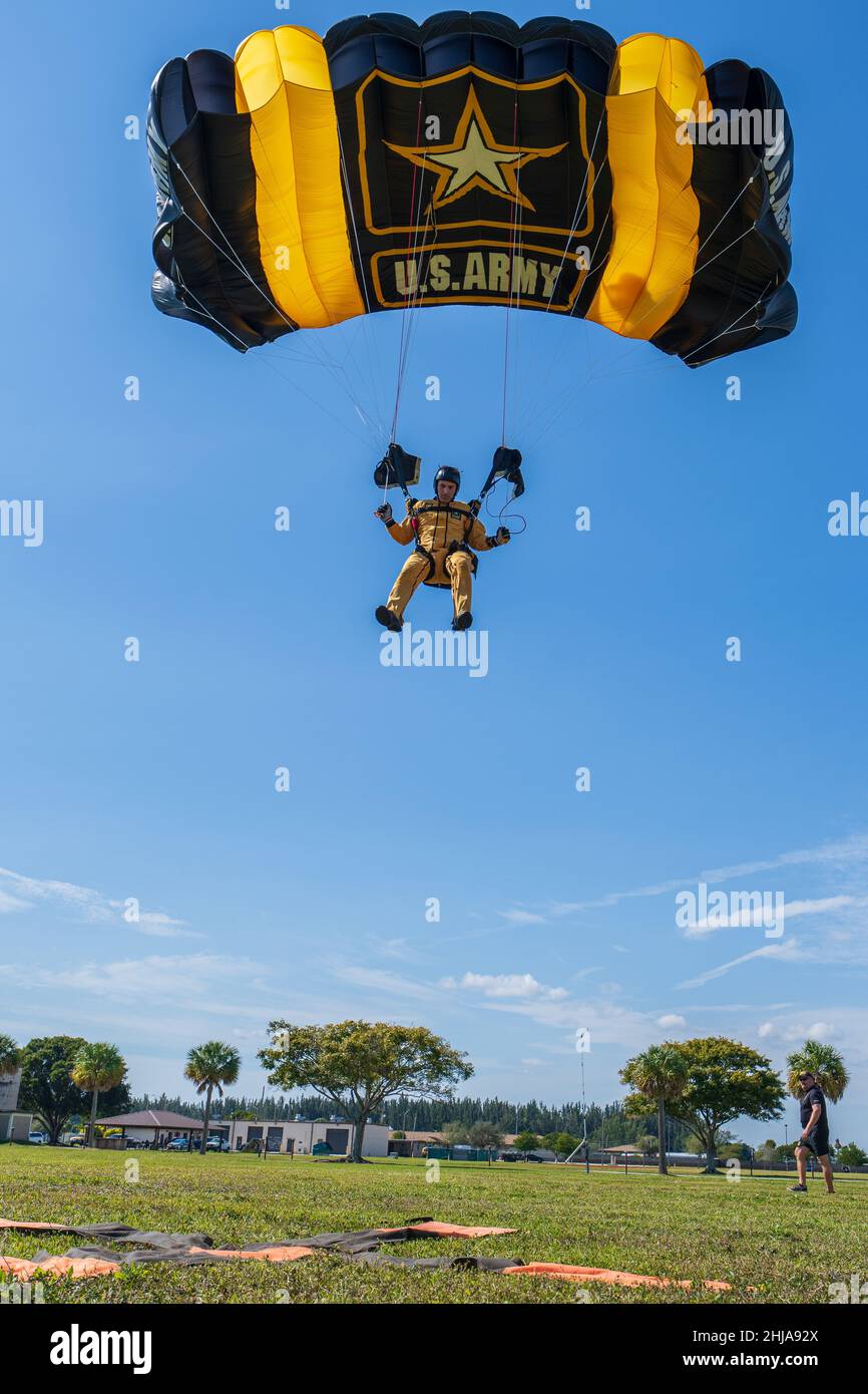 Sgt. 1st Class Ryan O'Rourke of the U.S. Army Parachute Team lands his ...