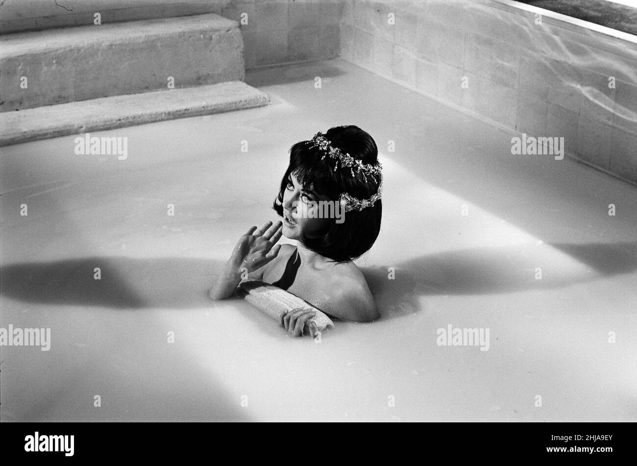 Carry on cleo amanda barrie hi-res stock photography and images - Alamy