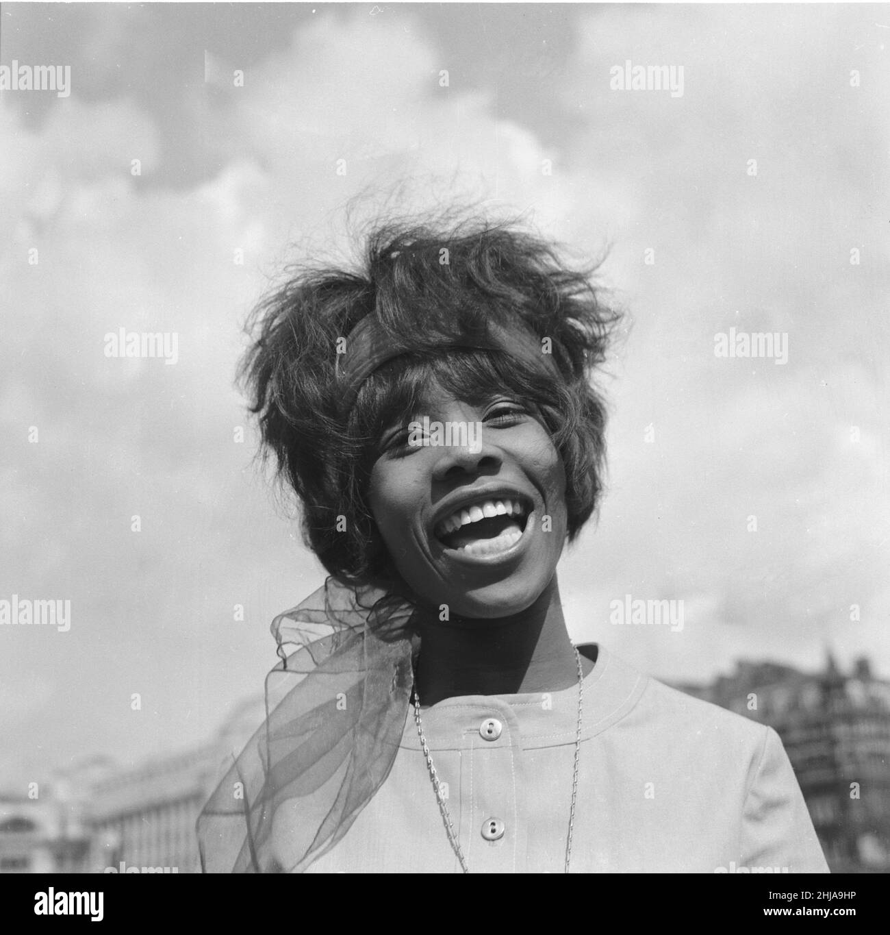 Millie small singer hi-res stock photography and images - Alamy