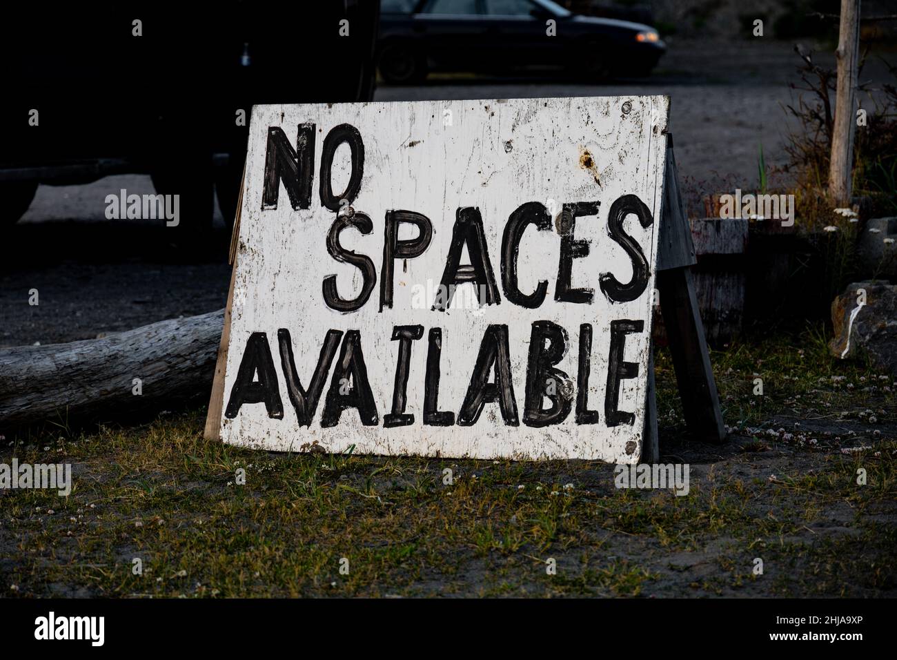 Spaces available hi-res stock photography and images - Alamy