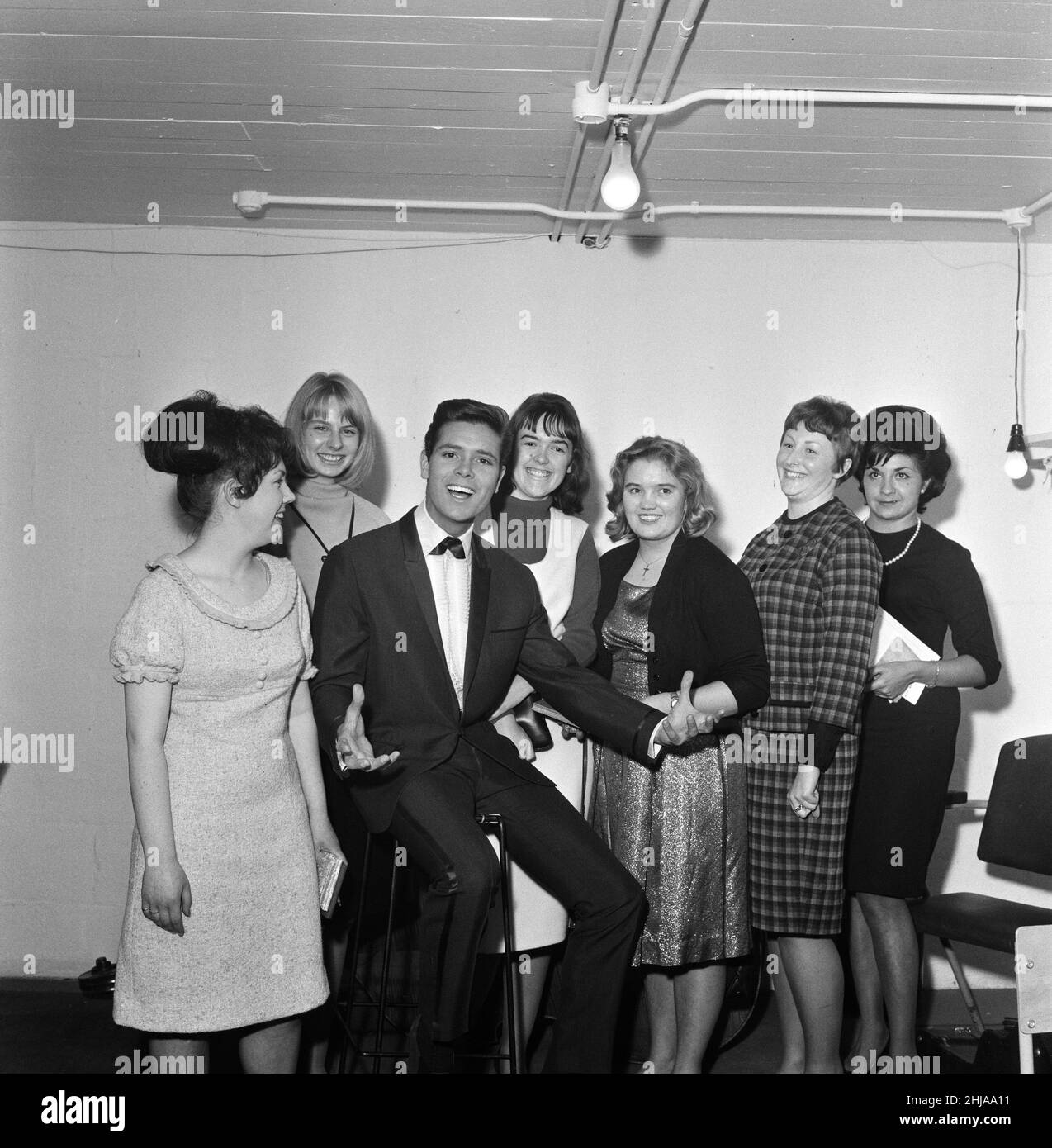 Big Beat Night at Wembley Pool. Pictured, Cliff Richard with six girls ...