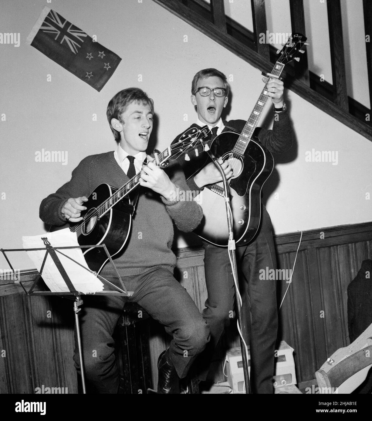 Pop singers Chad & Jeremy. 26th October 1963 Stock Photo - Alamy