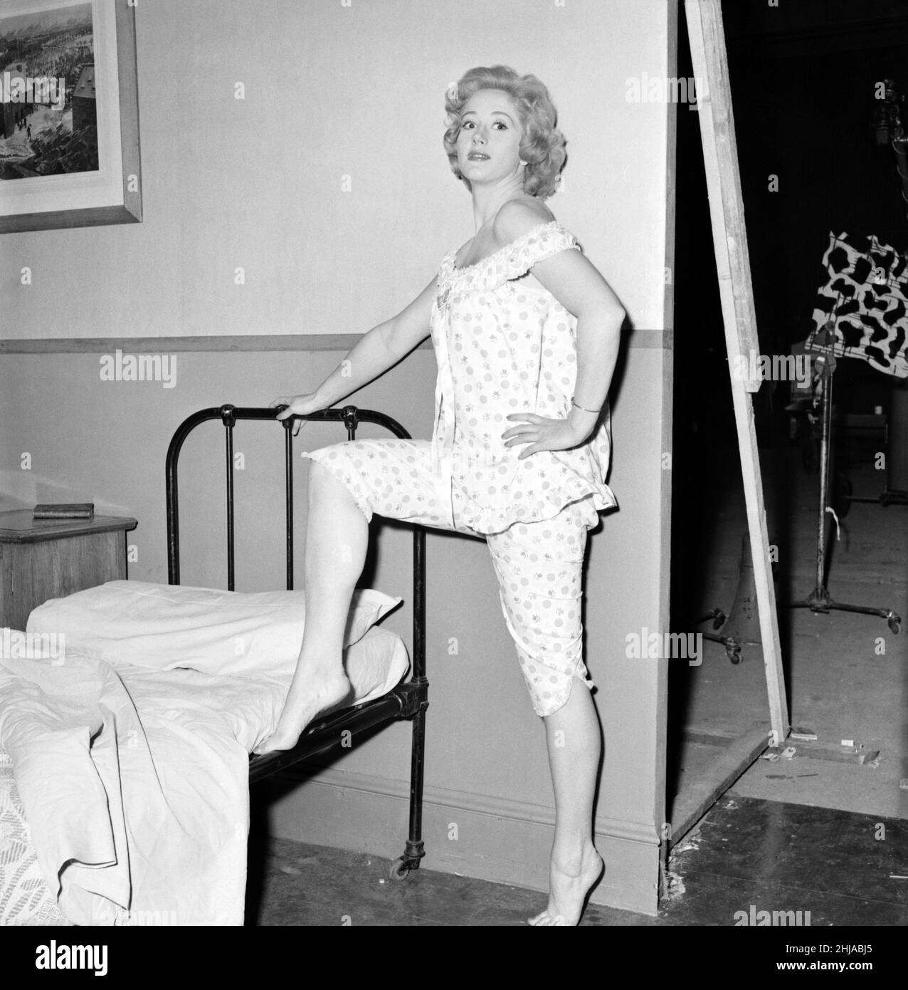 Liz fraser actress hi-res stock photography and images - Alamy