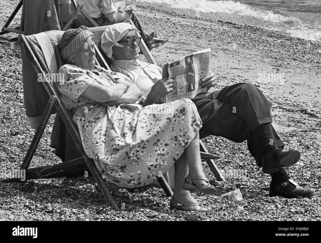 Handkerchief on head hi-res stock photography and images - Alamy