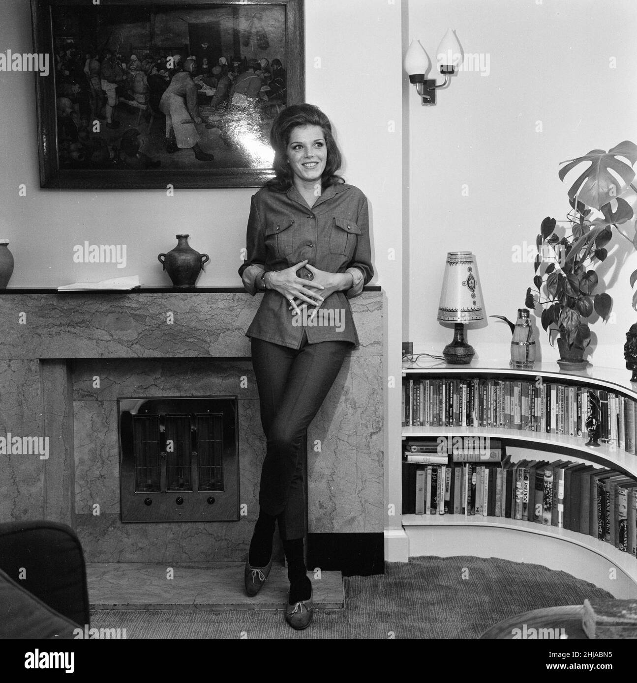 Samantha Eggar, British actress is interviewed by Donald Zec, Daily ...