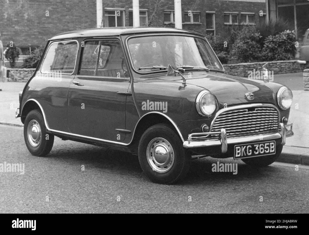 Austin Mini super de luxe Motor Car, 28th August 1964. Mini Mark I ...