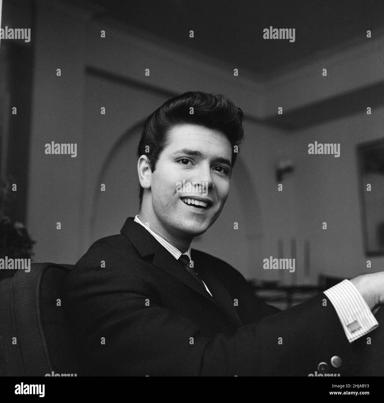 Singer actor cliff richard hi-res stock photography and images - Alamy