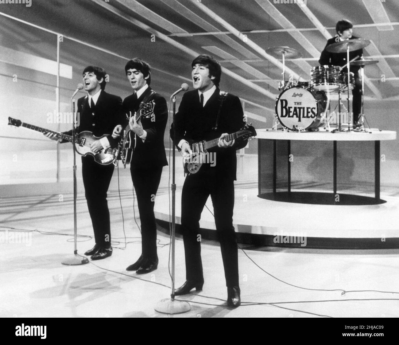 Ed sullivan 1964 the beatles hi-res stock photography and images - Alamy