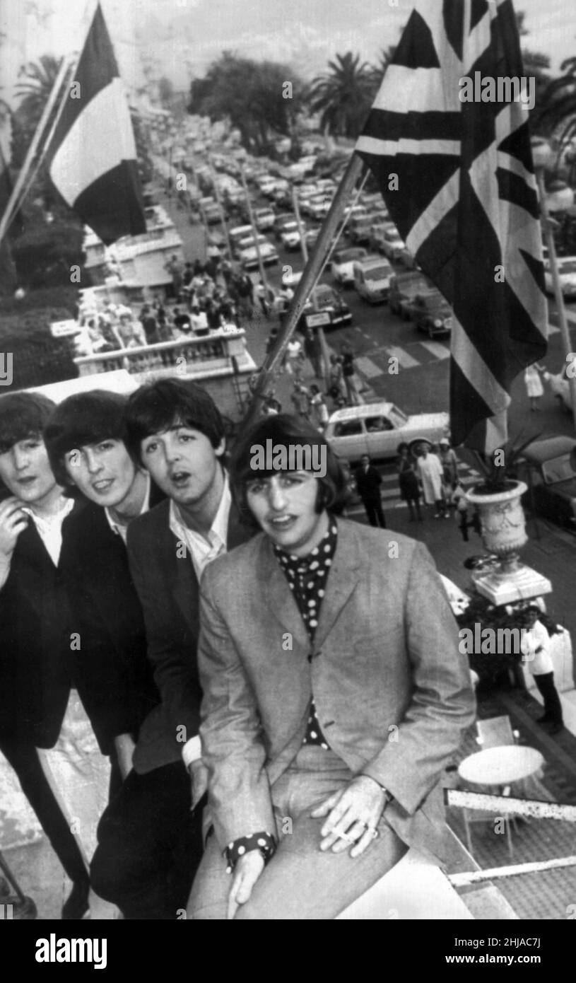 Beatles hotel 1964 Black and White Stock Photos & Images - Alamy