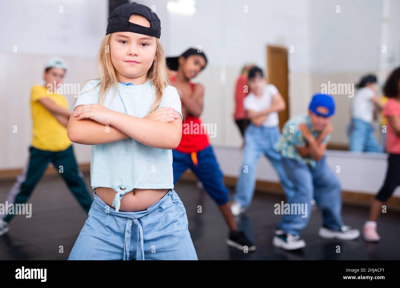 Hip hop dance children hi-res stock photography and images - Alamy