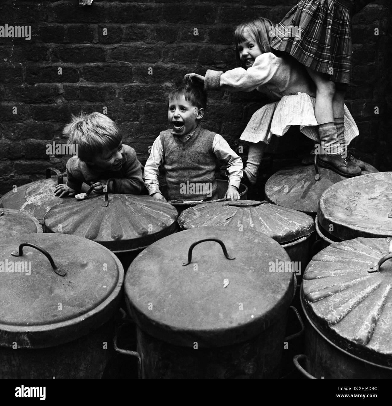 1960s manchester slum children hi-res stock photography and images - Alamy