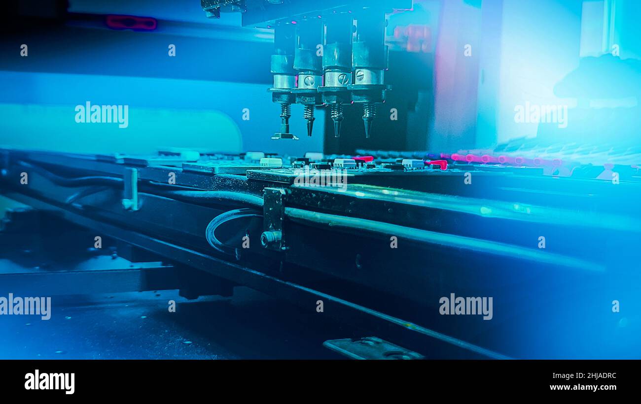 Automatic production Computer Chips by SMT Pick and Place machine ...