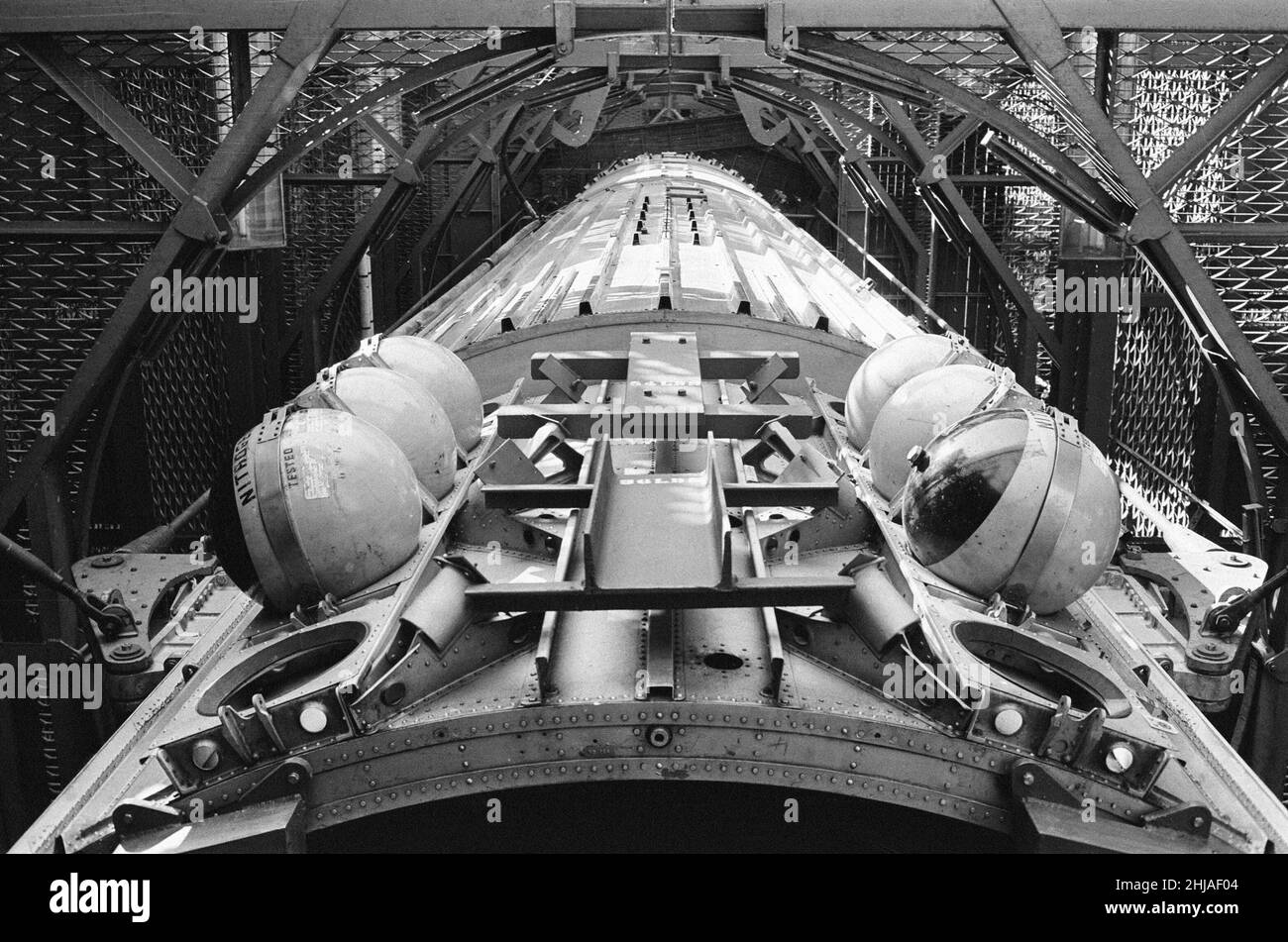 Vibration testing hi-res stock photography and images - Alamy