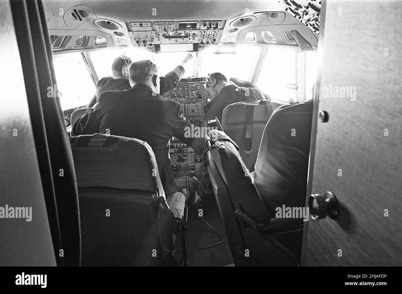 Cockpit of vc10 aircraft hi-res stock photography and images - Alamy