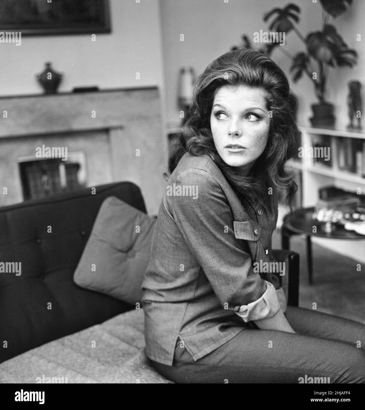 Samantha Eggar, British actress is interviewed by Donald Zec, Daily ...