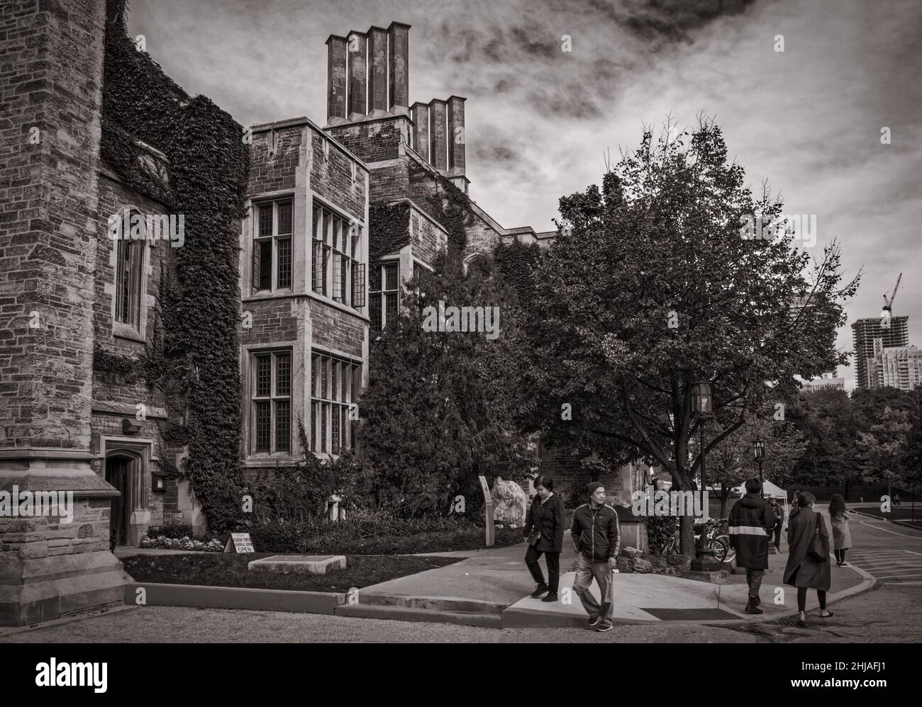 Toronto, Canada - 20 10 2018: Autumn scene with tourists walking in ...
