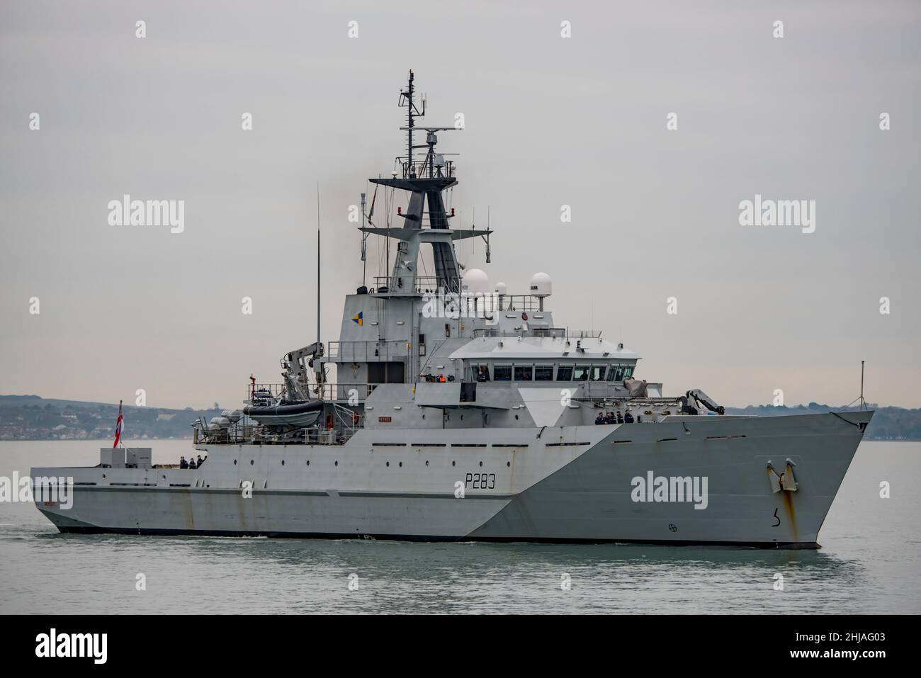 The Royal Navy offshore patrol vessel HMS Mersey (P283) slowly ...