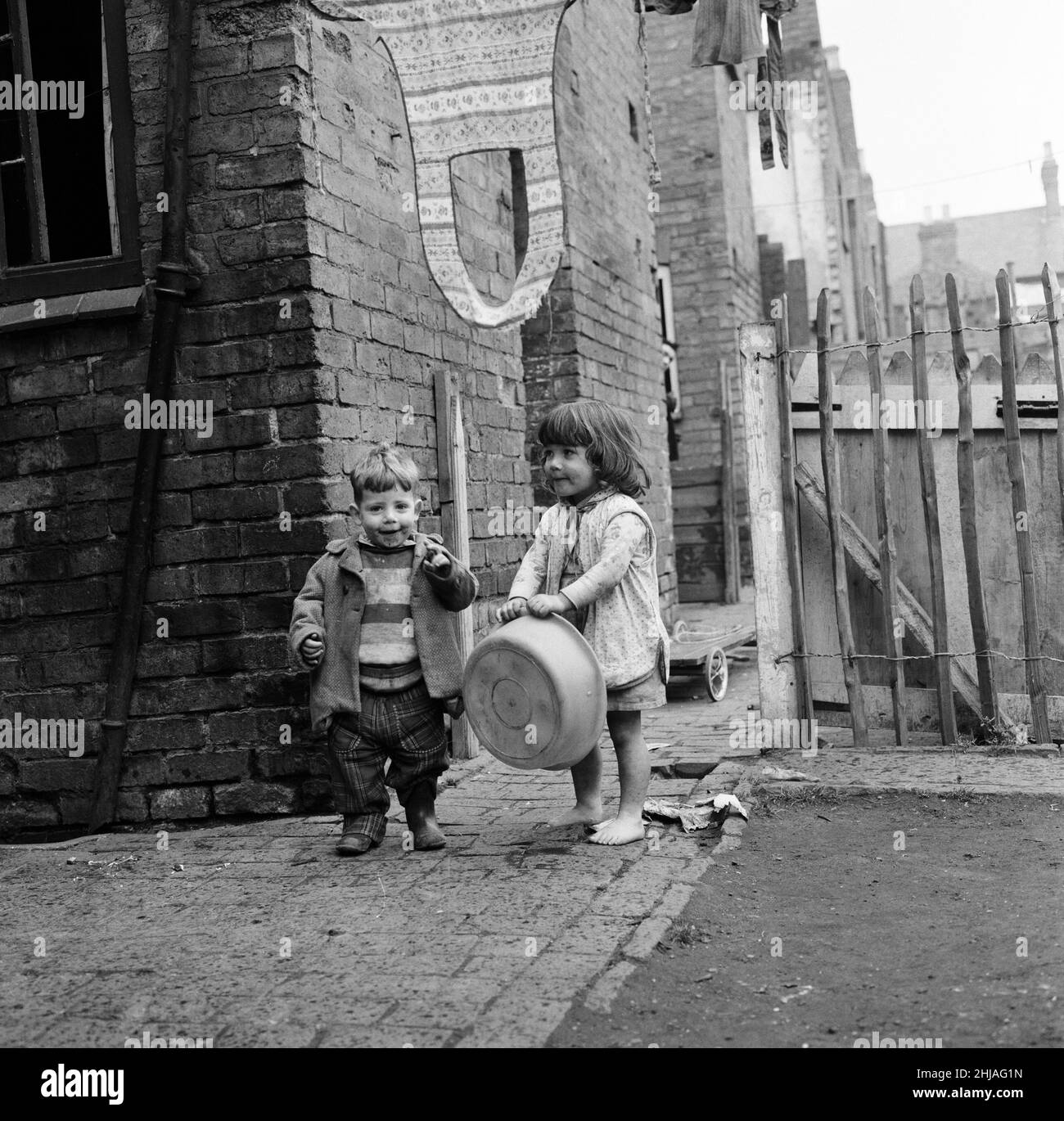 Slum areas of Leicester. 18th October 1963 Stock Photo - Alamy