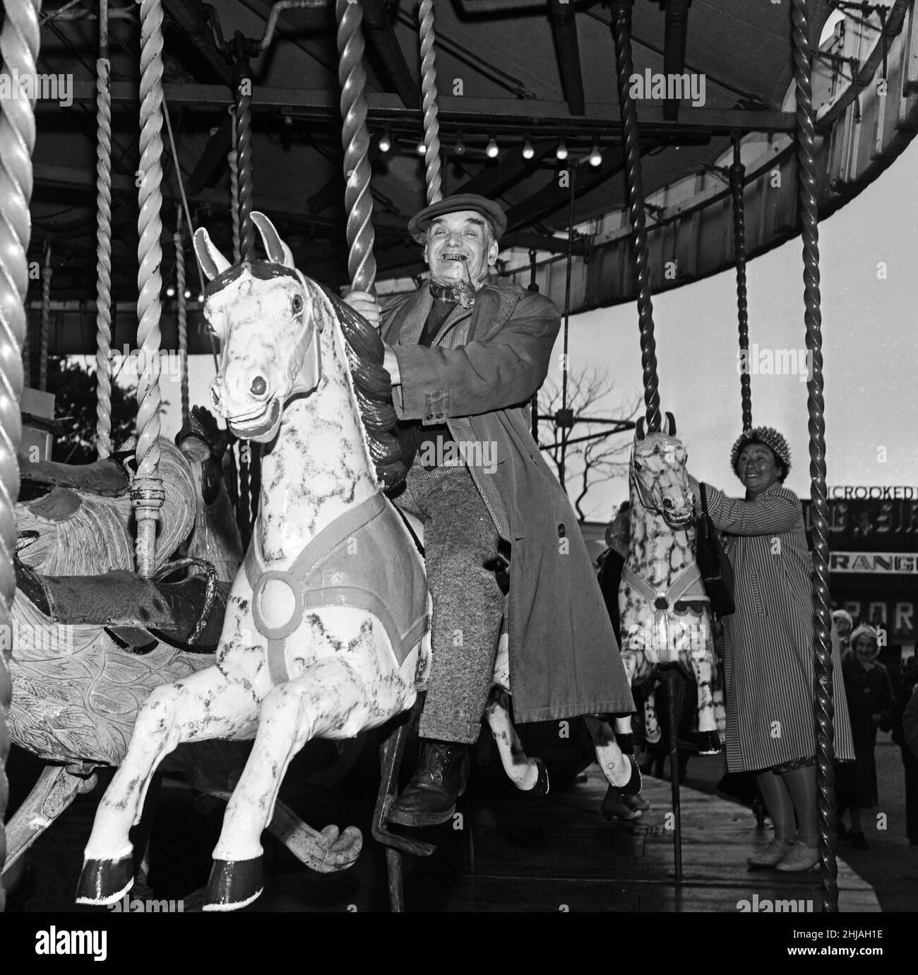 Fairground rides 1960s hi-res stock photography and images - Alamy
