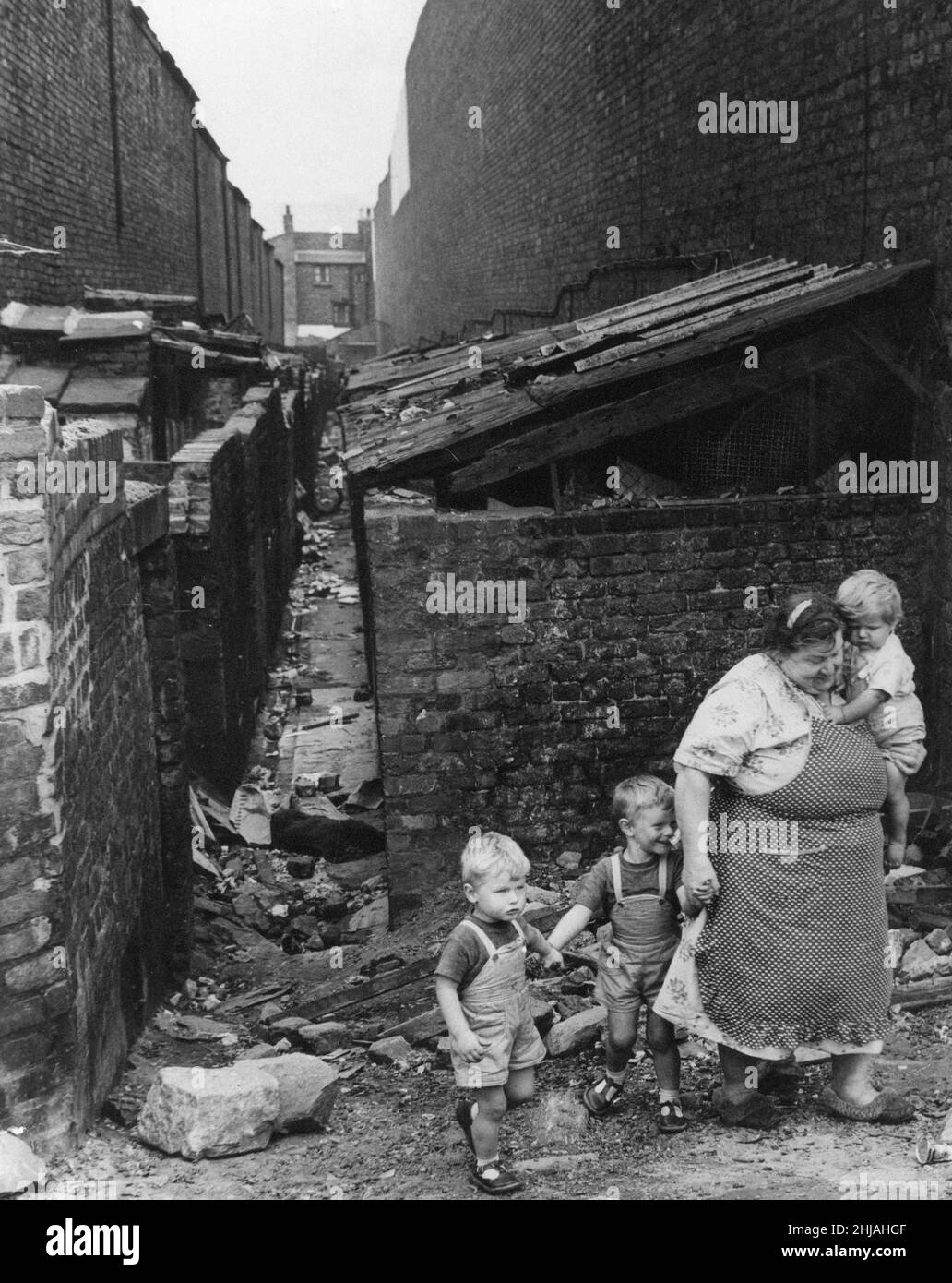 Alley picture Black and White Stock Photos & Images - Alamy