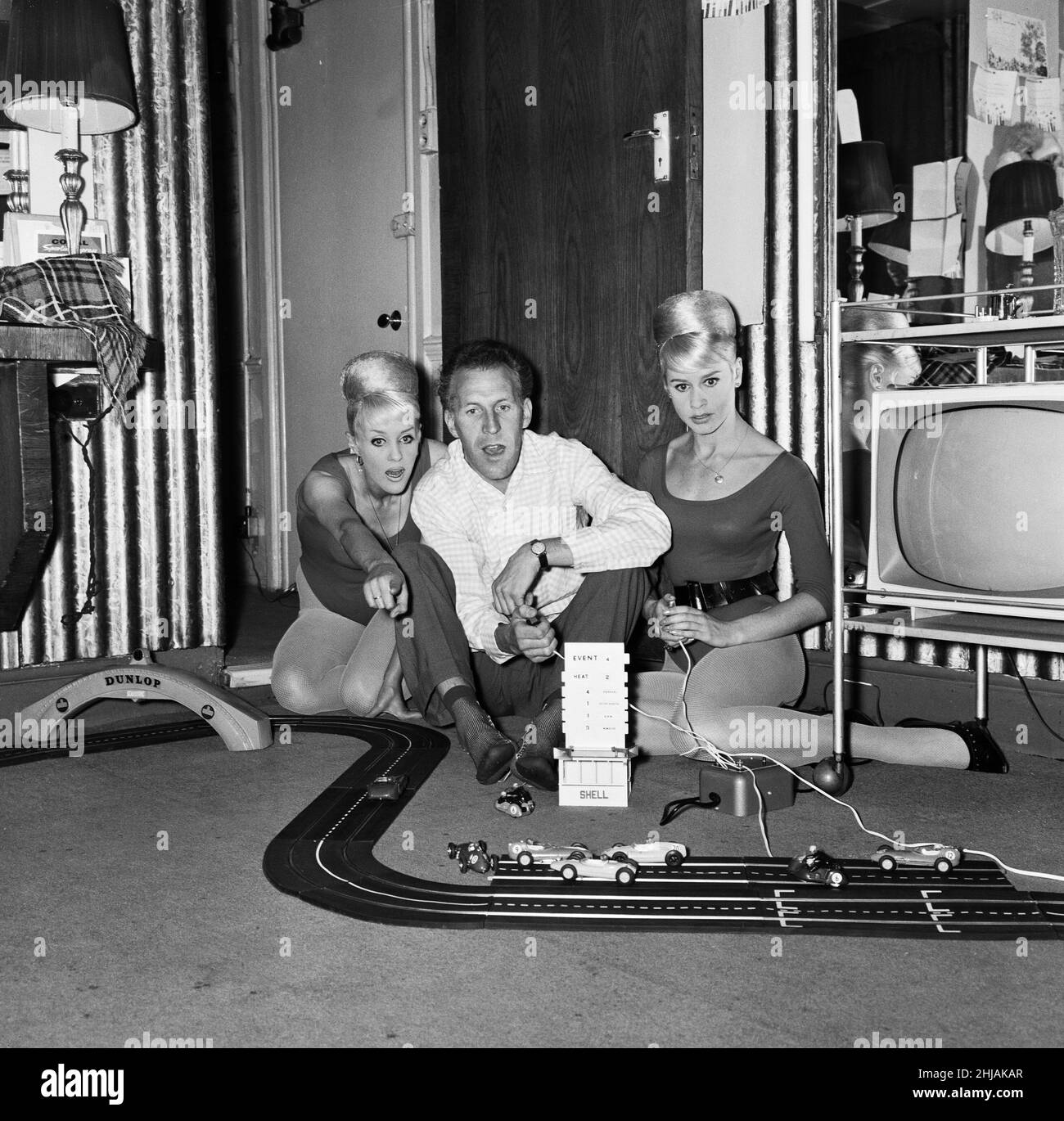 Dressing room star hi-res stock photography and images - Alamy