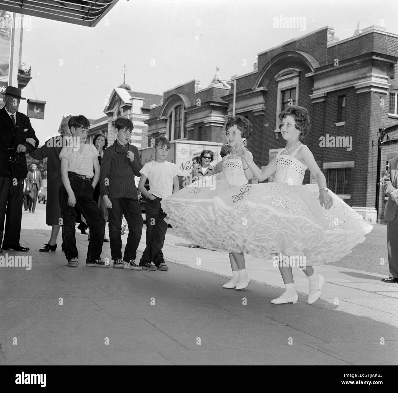 Nine year olds Jacqueline Farrell and Sylvia Melling of St Helens ...