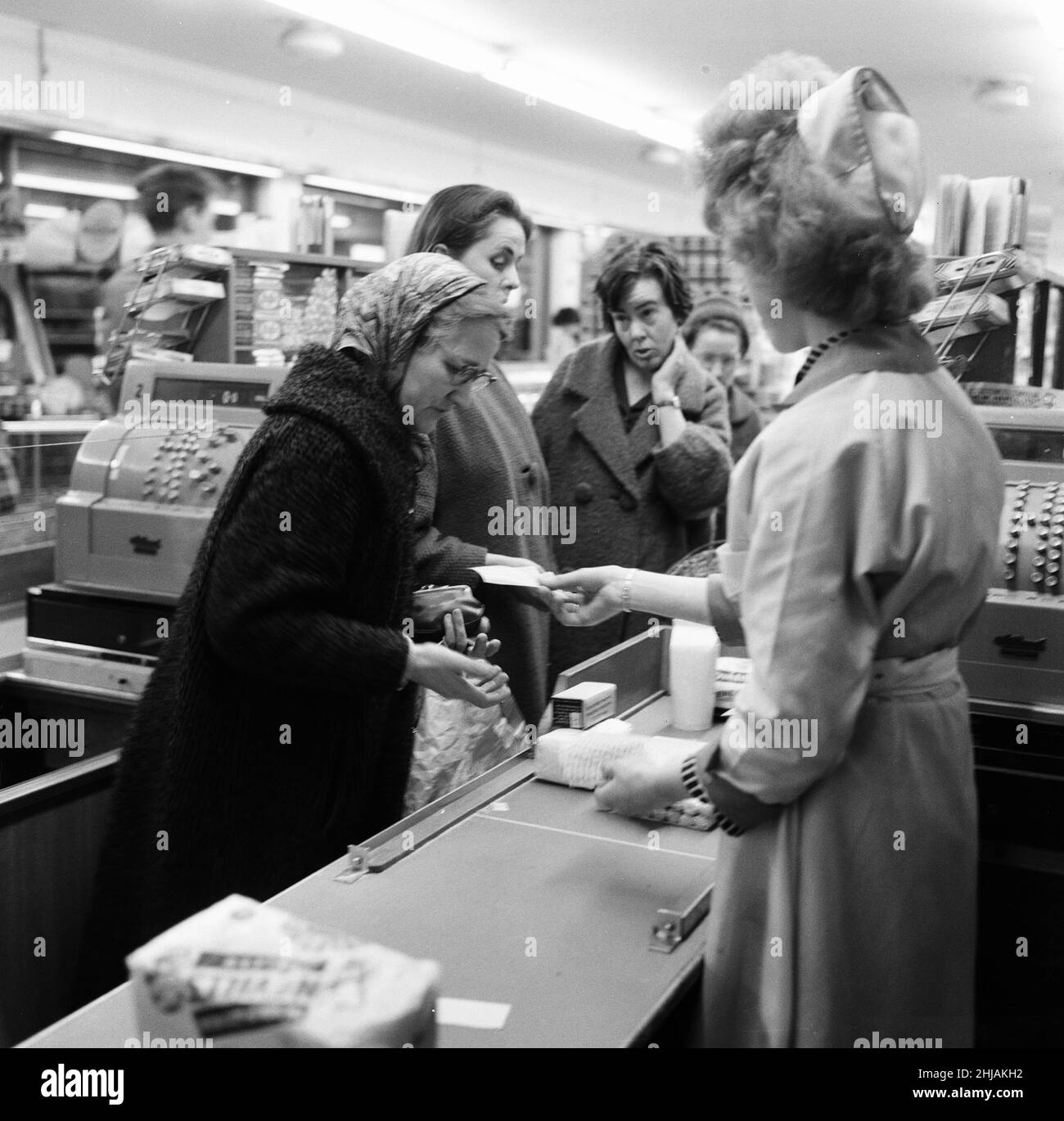 Fine fare supermarket hi-res stock photography and images - Alamy