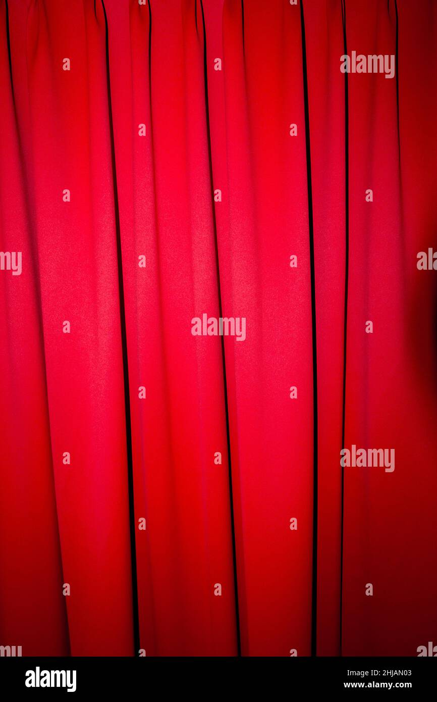 Cinema closed blue curtain hi-res stock photography and images - Alamy