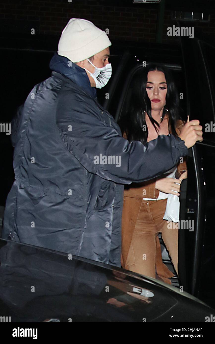 New York, NY, USA. 27th Jan, 2022. Katy Perry and Orlando Bloom ...