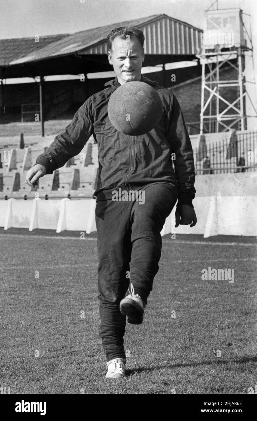Footballer Tom Finney. August 1963 P005205 Stock Photo - Alamy