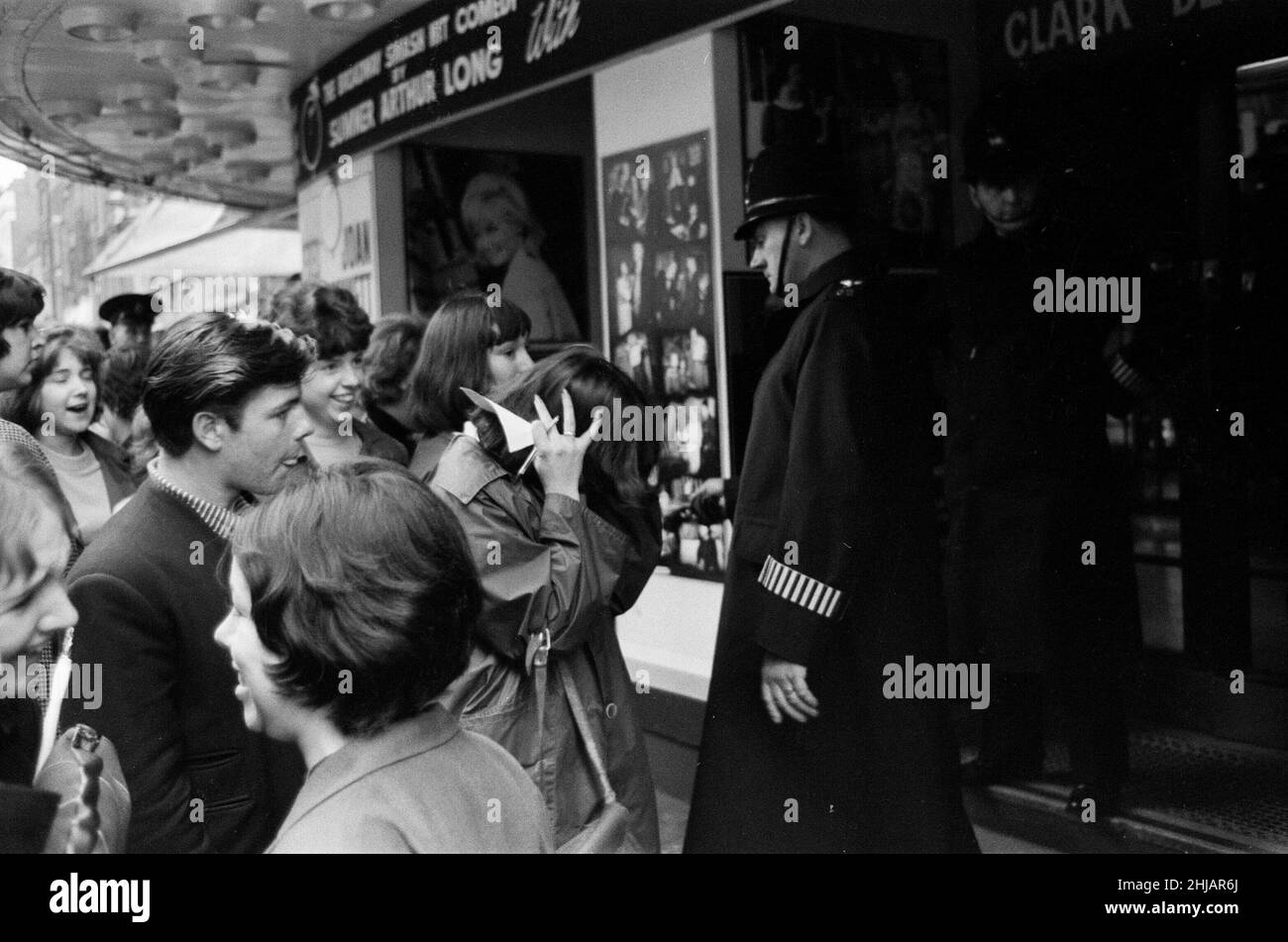 John lennon 1963 royal variety hi-res stock photography and images - Alamy