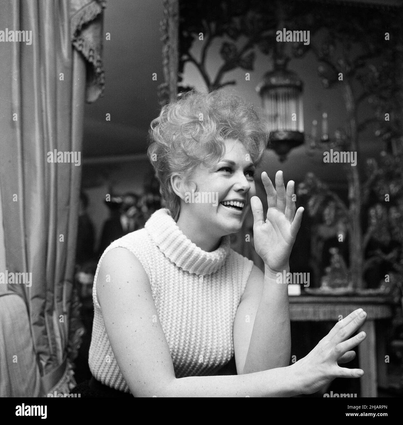 Actress Kim Novak in London. 31st January 1963 Stock Photo - Alamy