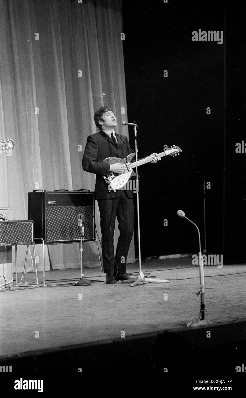 John lennon 1963 royal variety hi-res stock photography and images - Alamy