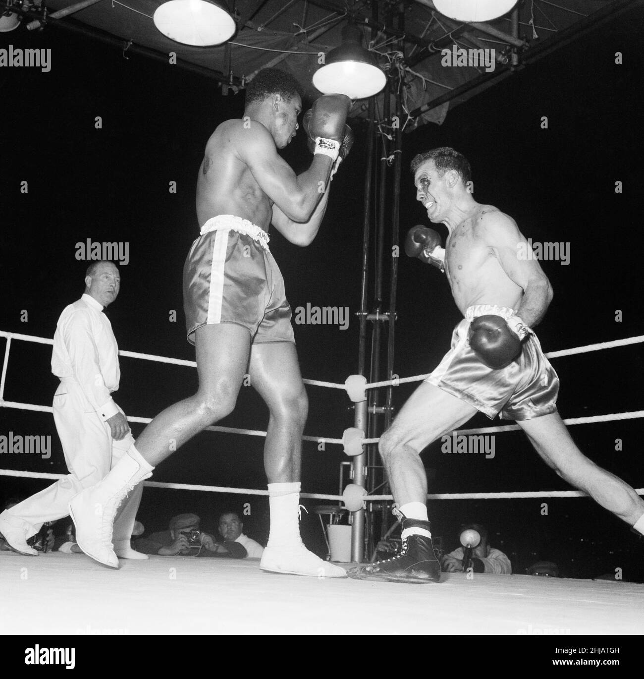 Action during the non-title heavyweight fight between American Cassius ...