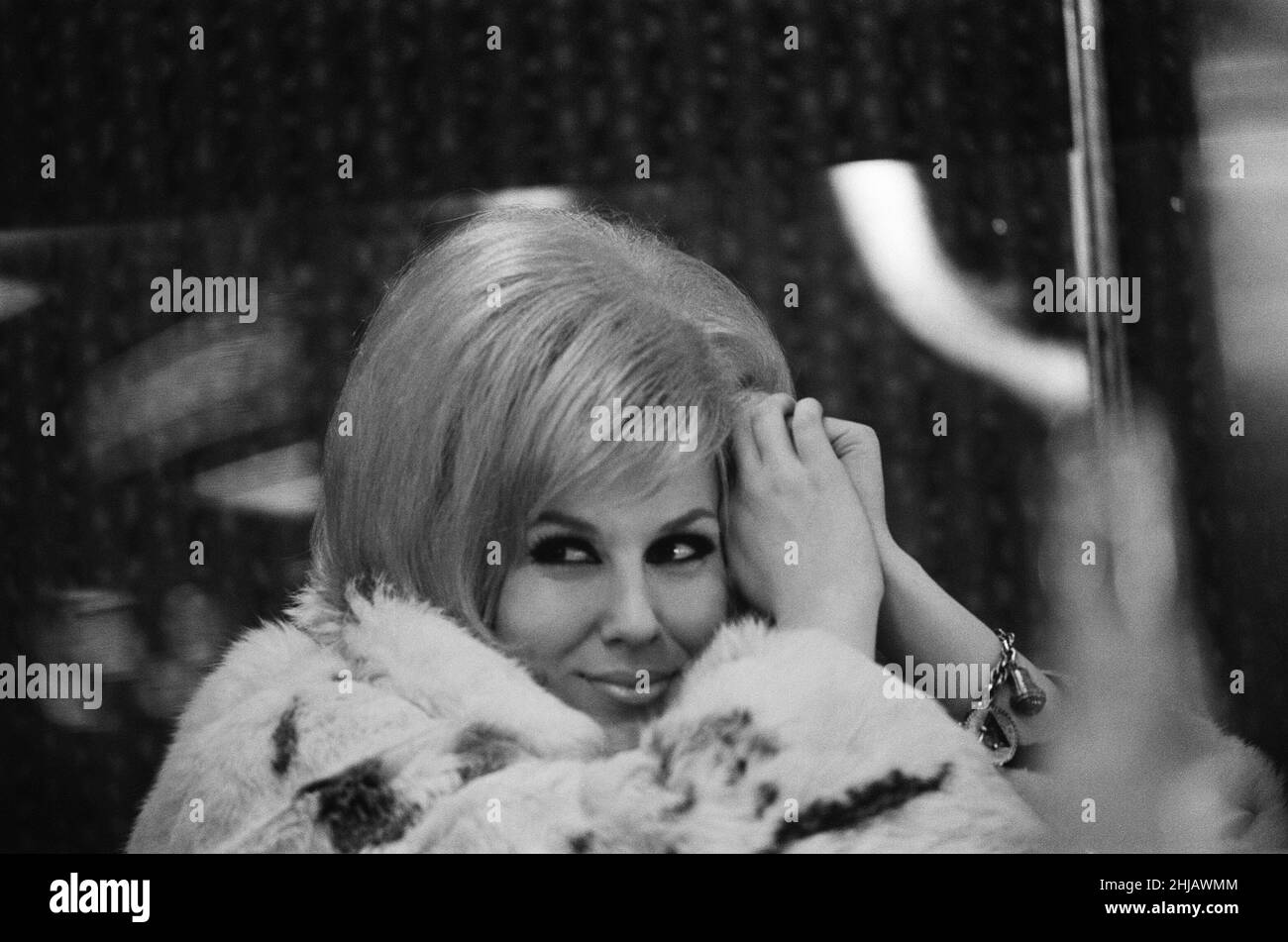 Dusty springfield 1960s hi-res stock photography and images - Alamy